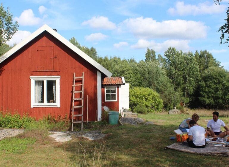 Svensk röd stuga – historia och fakta – Inredningsvis